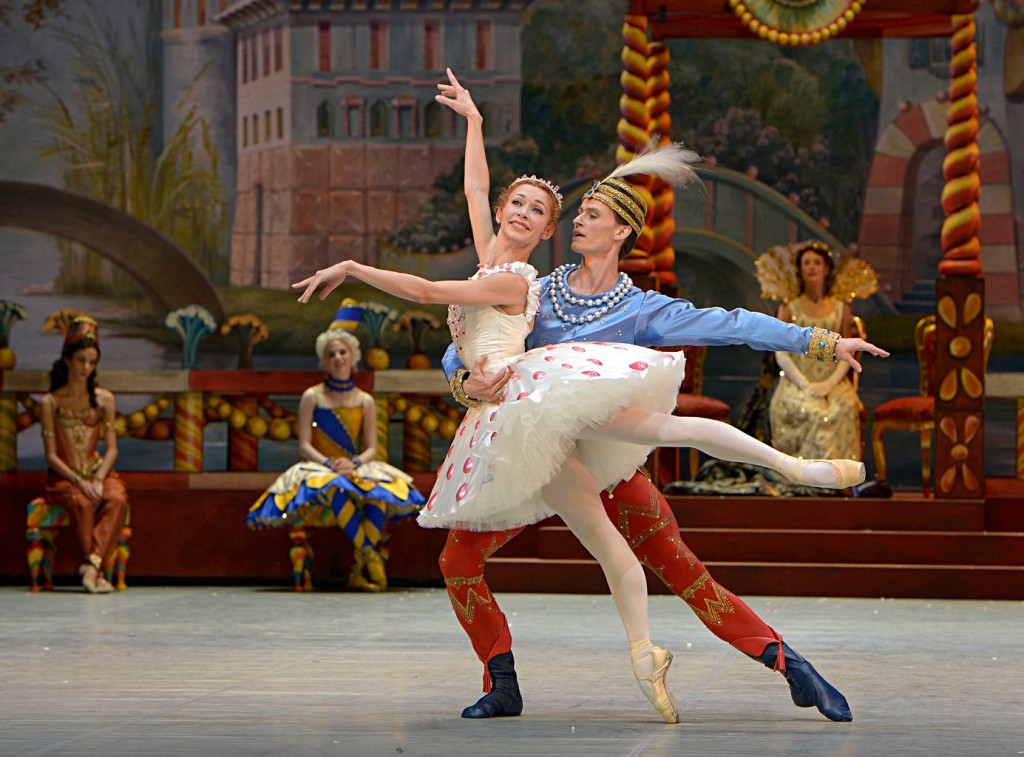 4 – Iana Salenko (Clara, Fée dragée), Marian Walter (Nussknacker, Prinz ...