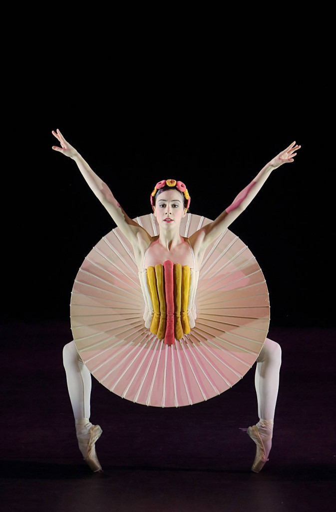 8. The Triadic Ballet by Gerhard Bohner, Disc Skirt, Marta Navarrete ...